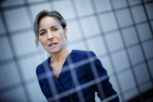 ‘Wentworth’ star Libby Tanner talks prison romance, Season 3 obstacles ...